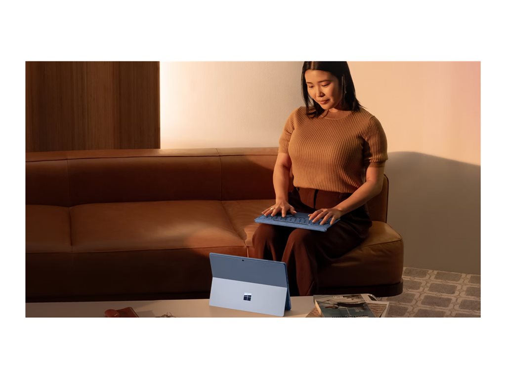 Microsoft Surface Pro Flex Keyboard - Keyboard - with touchpad, accele