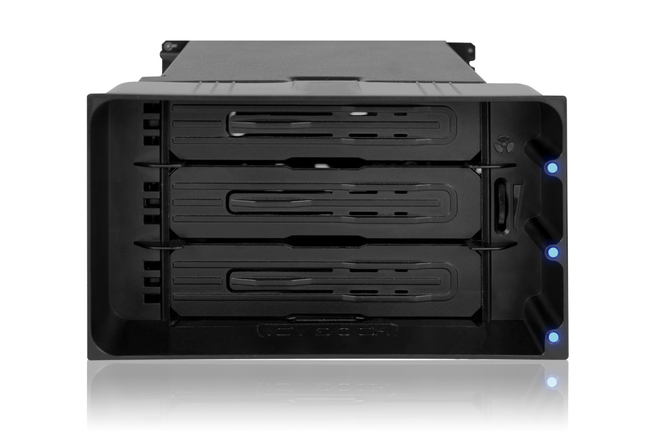 Icy Dock FlexiDOCK MB830SP-B Drive Enclosure for 5.25 - Serial ATA/600